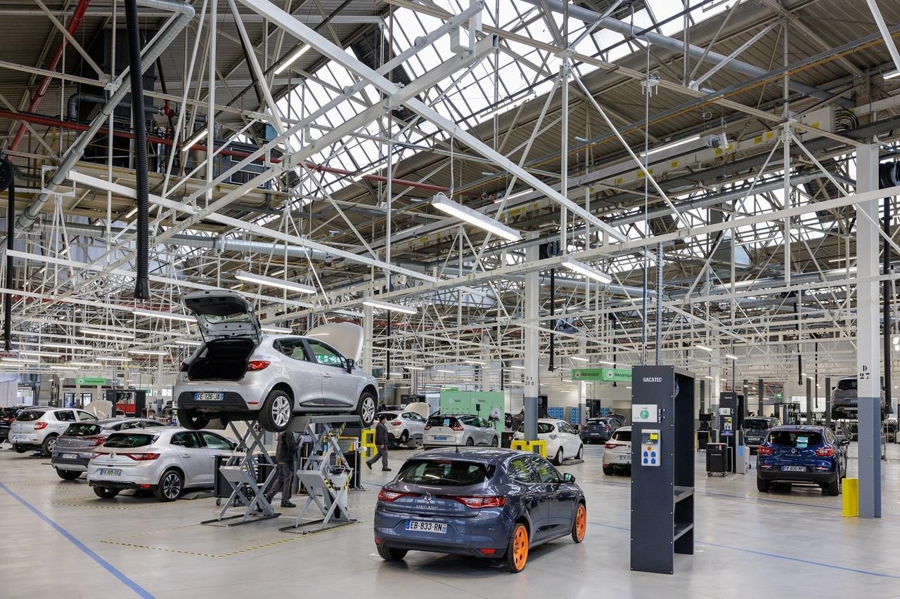 Photo 2 - renault renew factory - Renault se lance dans le ...
