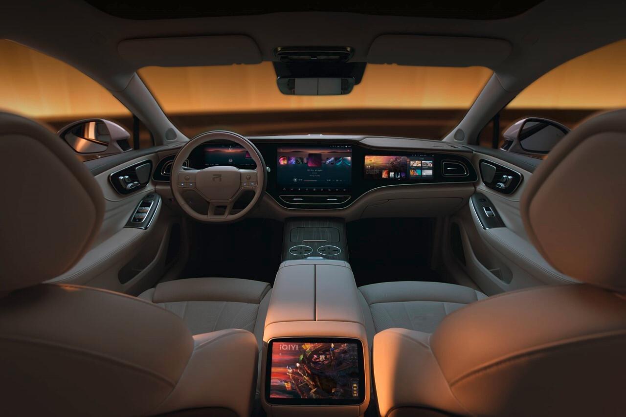 Photo 8 - Dans la MG9, on trouve pléthore d'écrans. - Des MG haut de ...