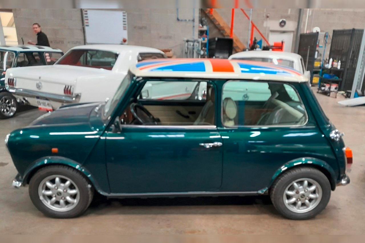 Photo 15 - Cette Rover Mini 1300 de 1998 est l'une des dernières Mini ...