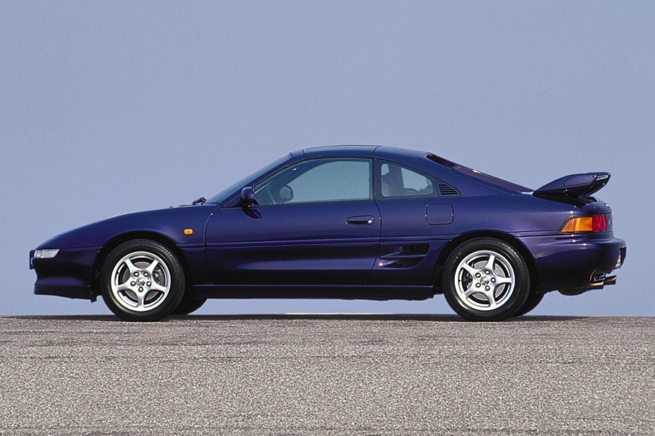 Photo 5 - Le dessin de la deuxième génération commercialisée entre 1989 ...