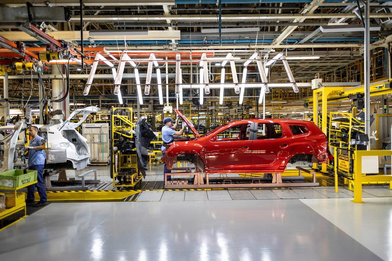 Le groupe Renault a produit 2,392 millions de véhicules dans le monde ...