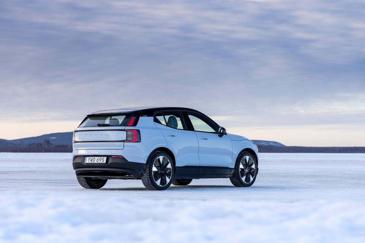 Diaporama et photos - Essai Volvo EX30 Twin Performance 2024. Il cache ...