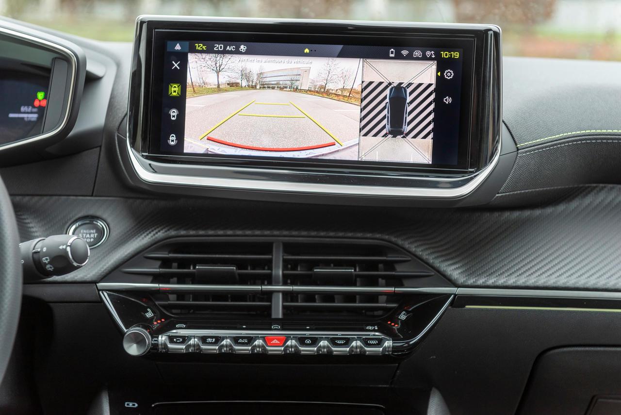 Photo 5 - caméra de recul Peugeot 208. - Peugeot 208 restylée. Parée ...