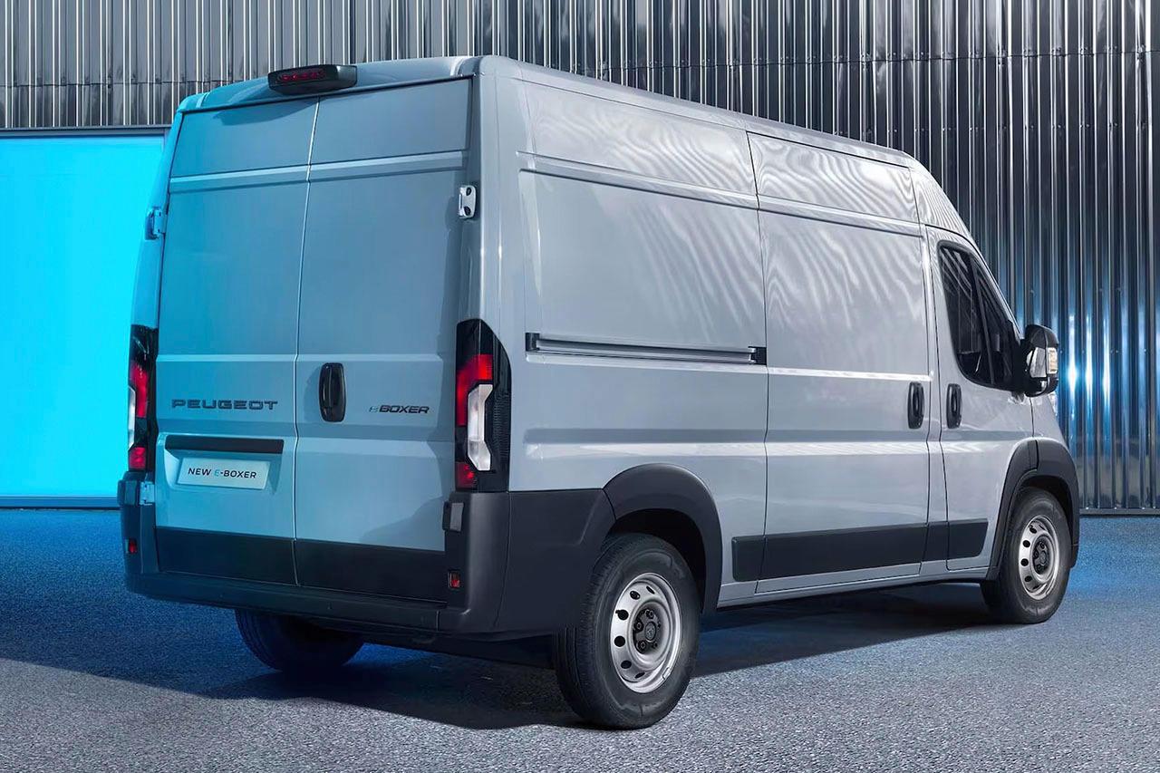 Peugeot Boxer et e-Boxer (2024). Les prix et la gamme du grand fourgon ...