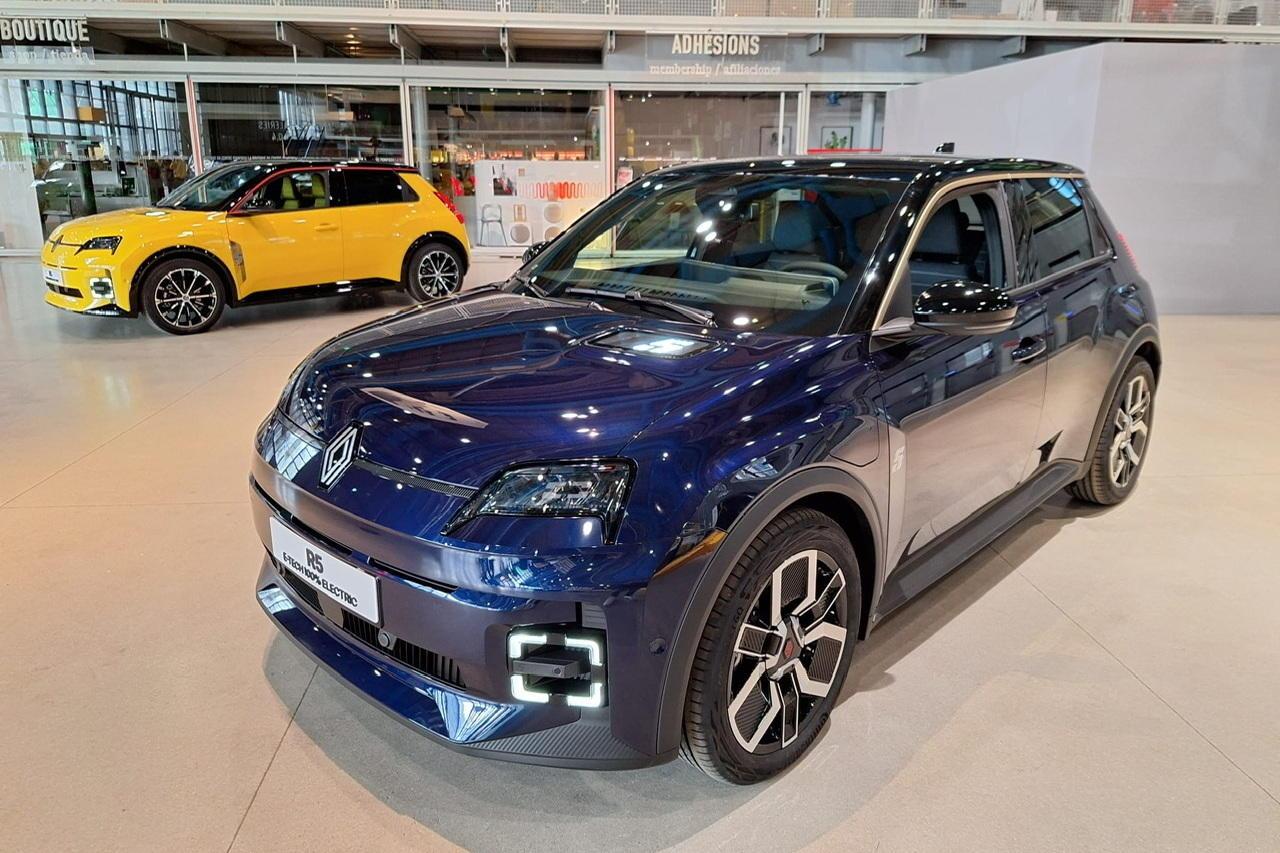 Diaporama et photos - Renault 5 (2024). La citadine fait le show à Paris avant l'annonce des ...
