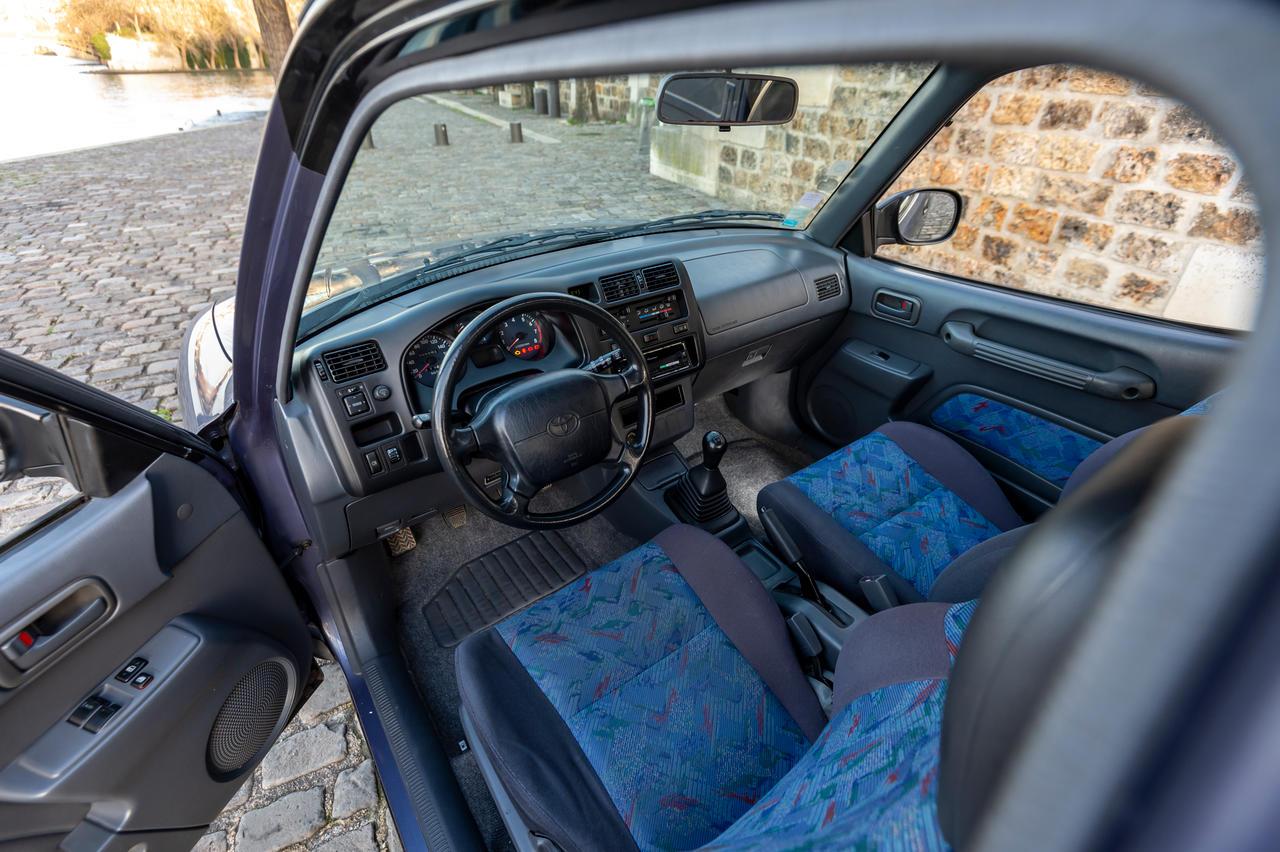 Photo 12 - Toyota RAV4 mk1 interieur - Essai rétro Toyota RAV4 mk1 ...