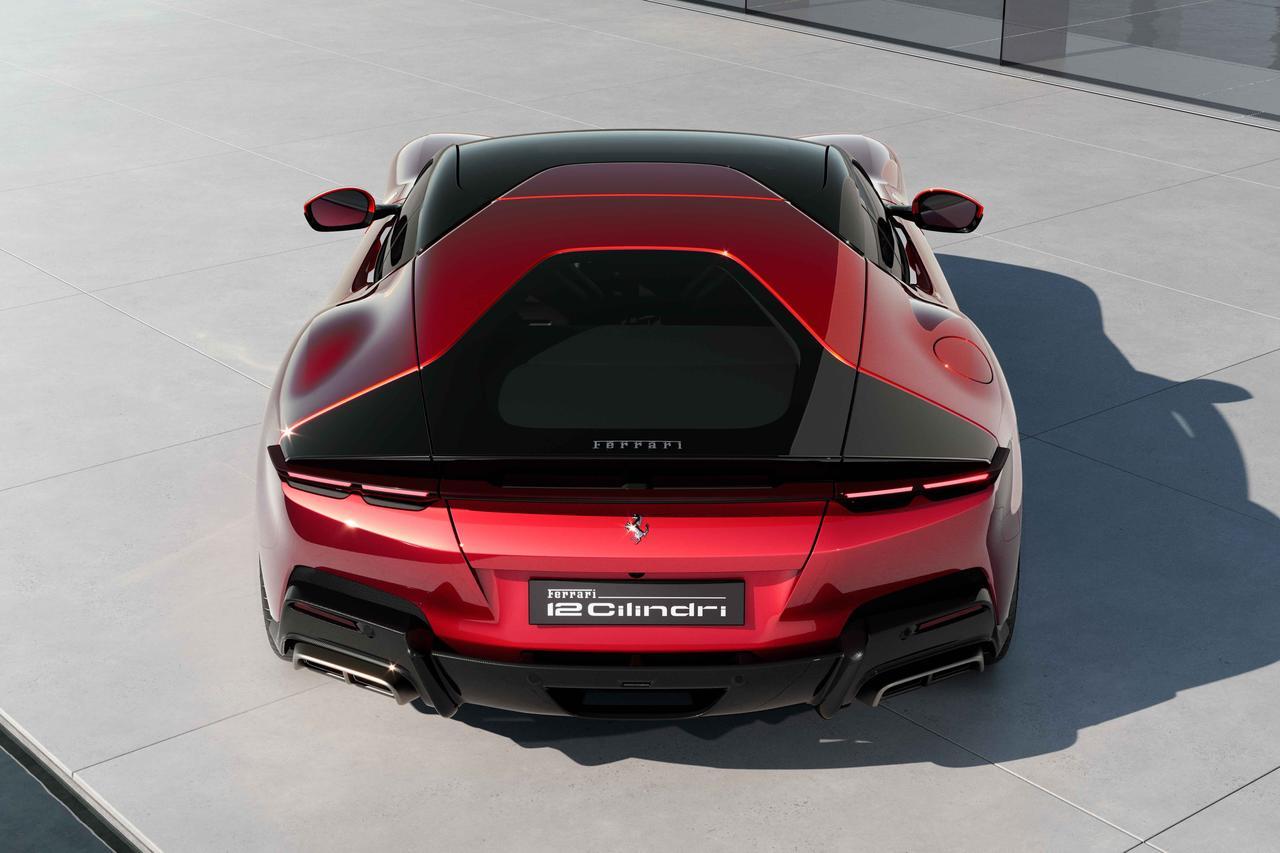 Photo 4 - La finition bi-ton forme une flèche vers l'avant. - Nouvelle ...