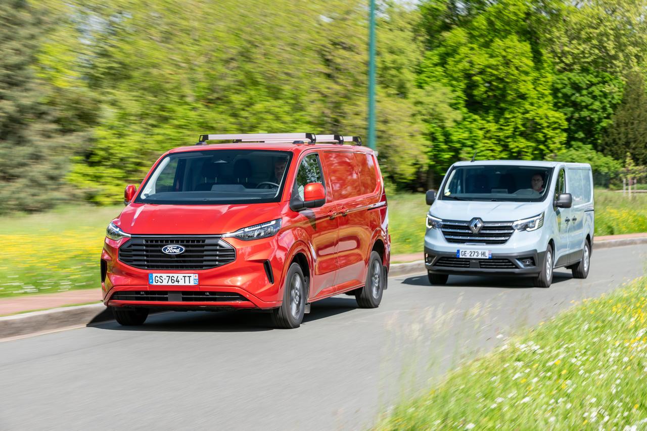 Essai comparatif. Le Ford Transit Custom 2024 défie le Renault Trafic