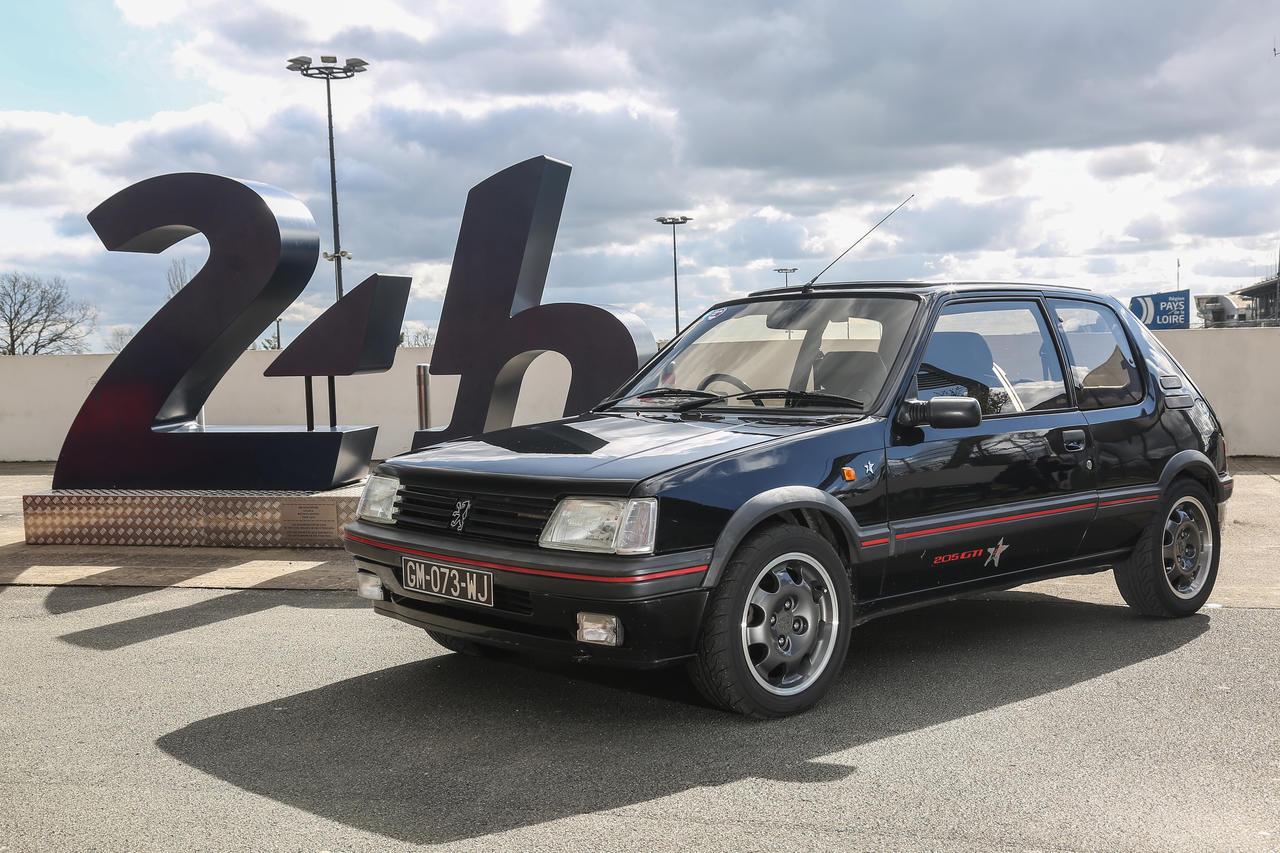 Peugeot 205 GTI 1FM. A bord de la plus rare des 205 GTI