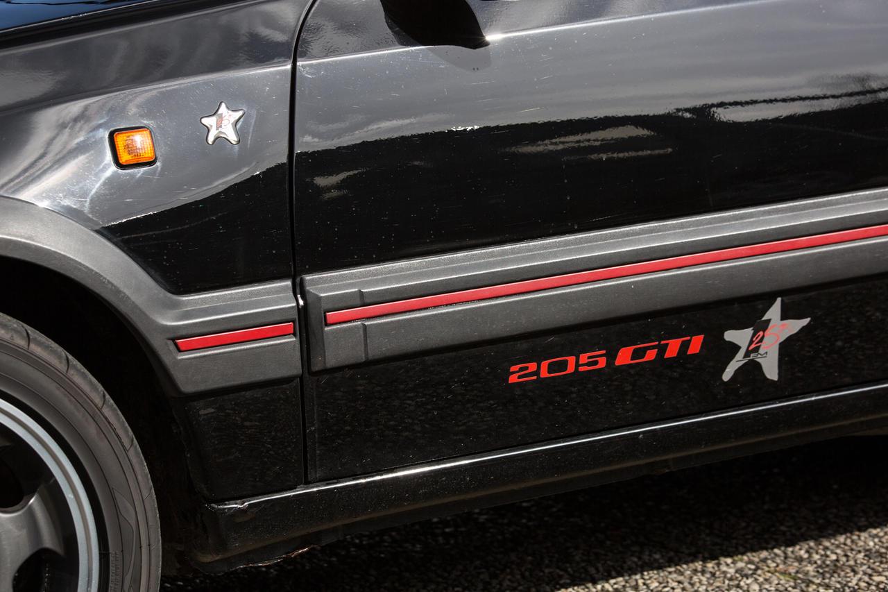 Photo 4 - Peugeot 205 GTI BBC one - Peugeot 205 GTI 1FM. A bord de la ...