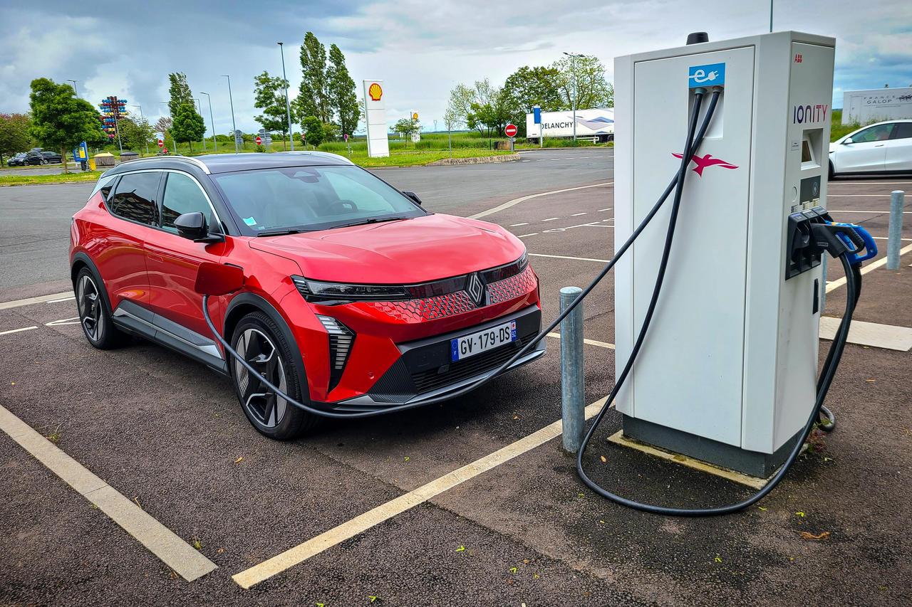 Photo 19 - Recharge Renault Scénic électrique - Essai Renault Scénic E ...