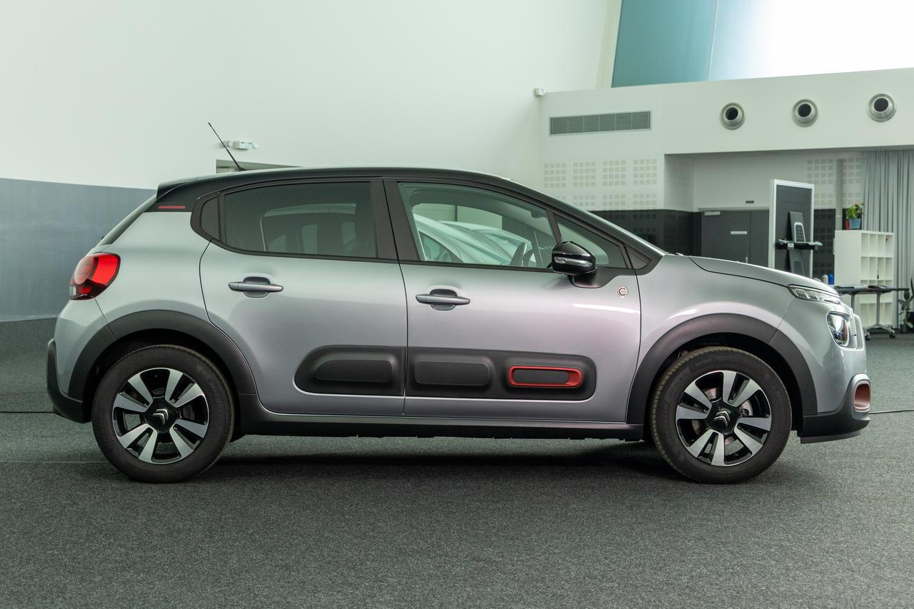 Photo 8 - La C3 de 3e génération est bien plus petite que la nouvelle ...