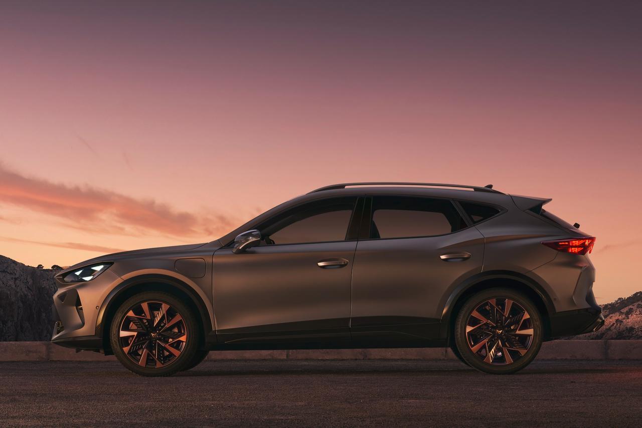 Photo 5 - La teinte de carrosserie Century Bronze Mat est nouvelle ...