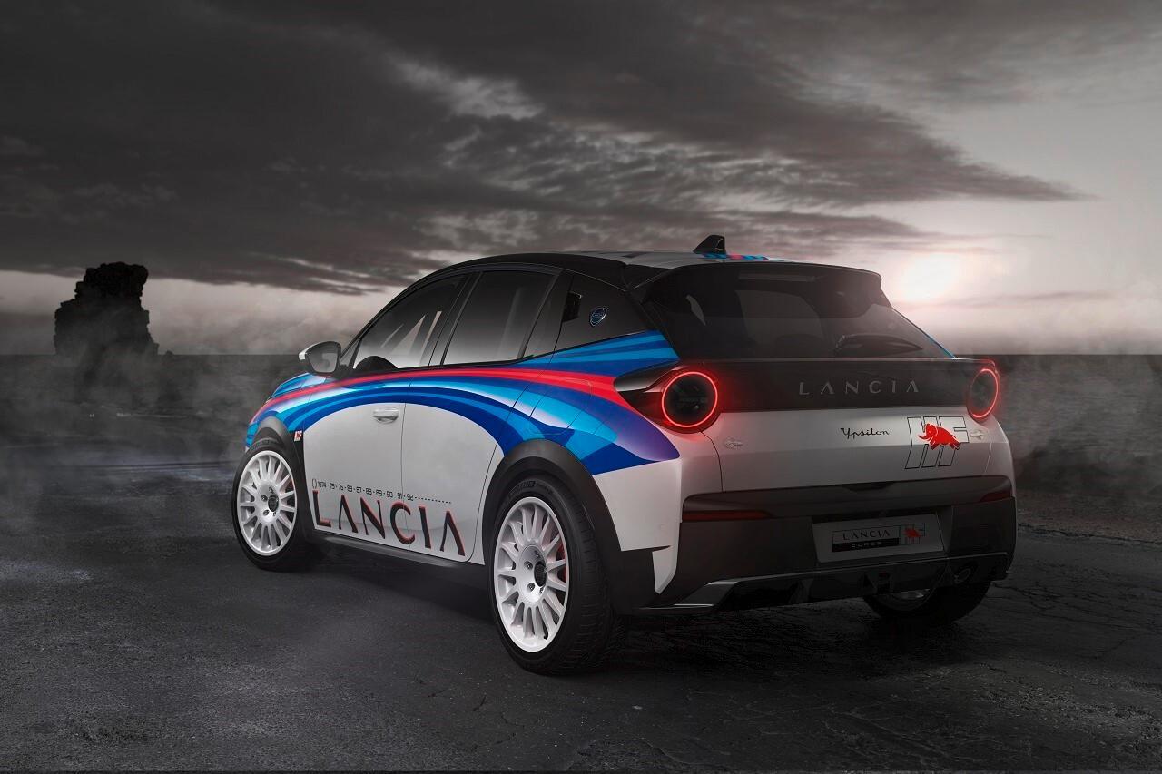 Photo 12 - Contrairement au modèle routier 100% électrique, la voiture ...