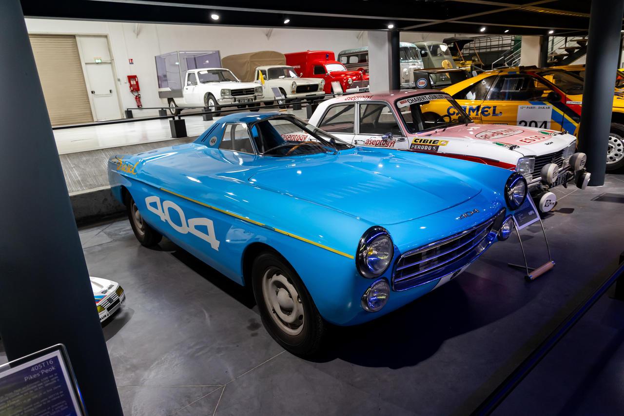 Photo 12 - Peugeot 404 diesel (1965) Ce concept unique a été réalisé ...