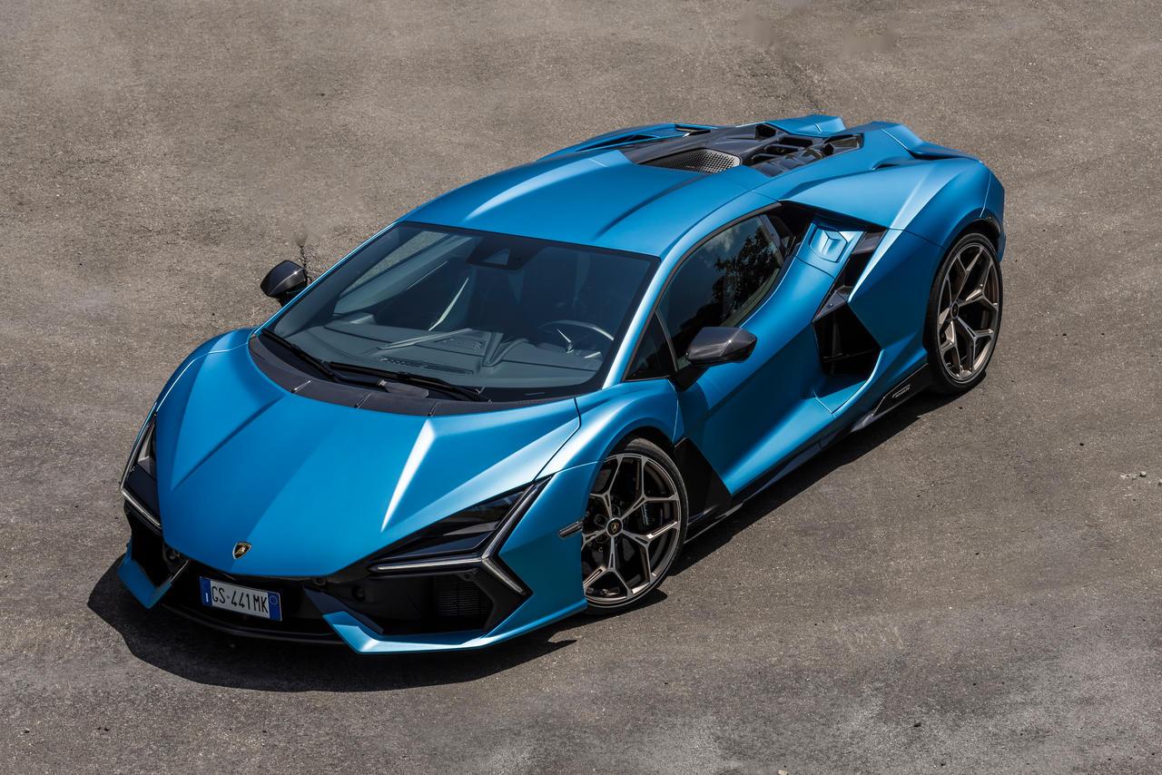 Photo 6 - La Revuelto repose sur une nouvelle structure en carbone et ...