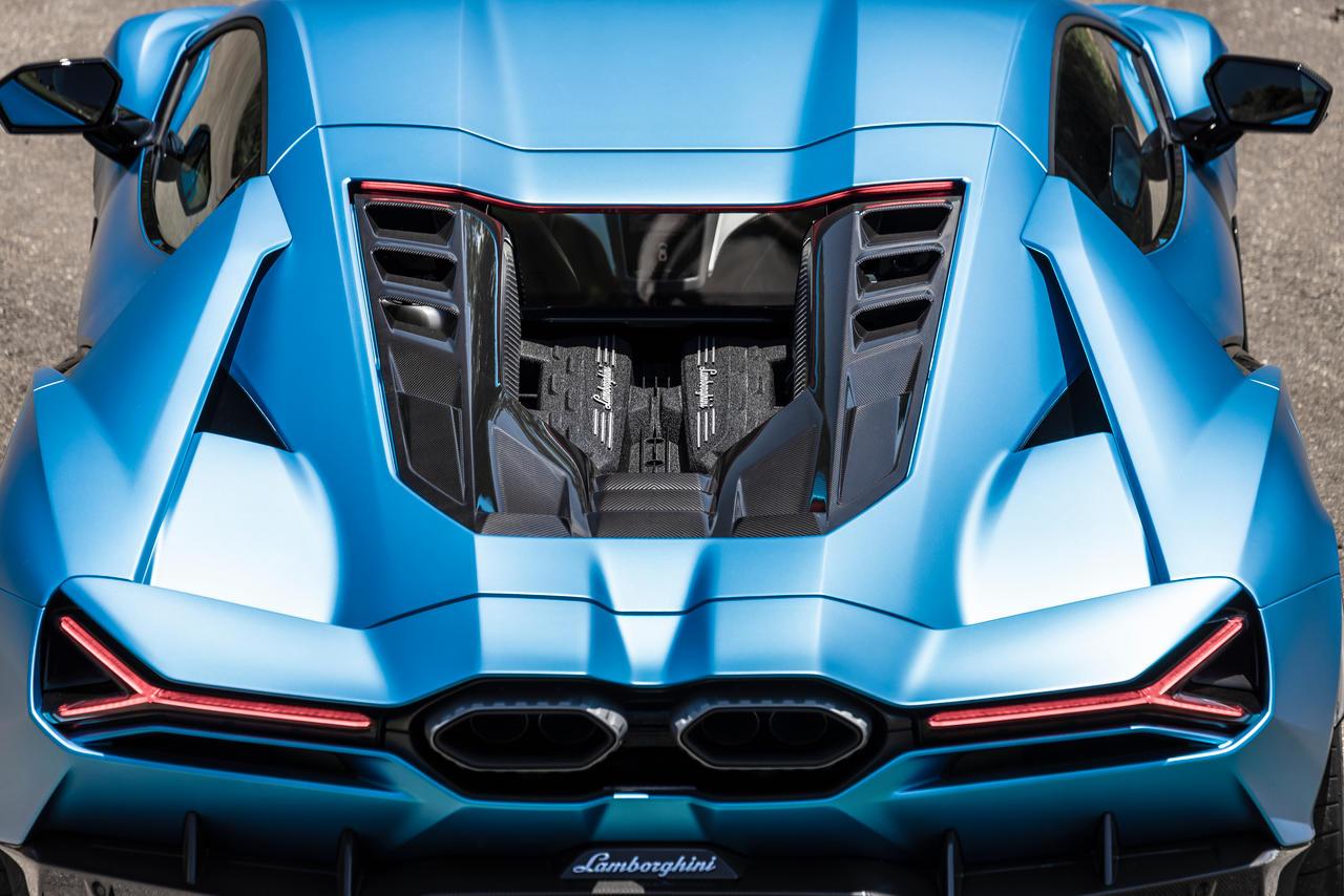 Essai Lamborghini Revuelto hybride : le V12 hurle toujours