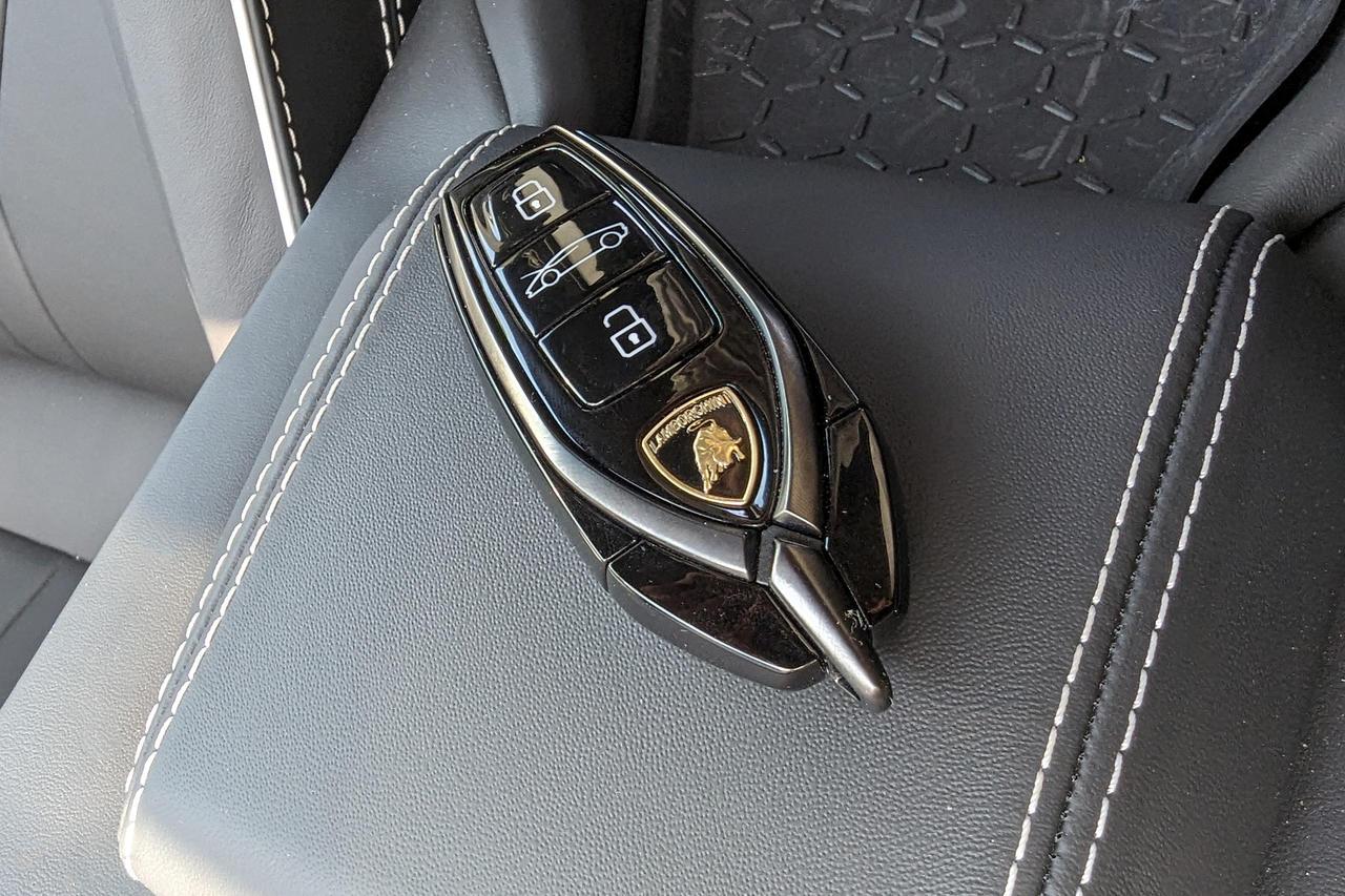 Photo 20 - La nouvelle clé dédiée de la Revuelto dispose de son propre logement sur la console ...