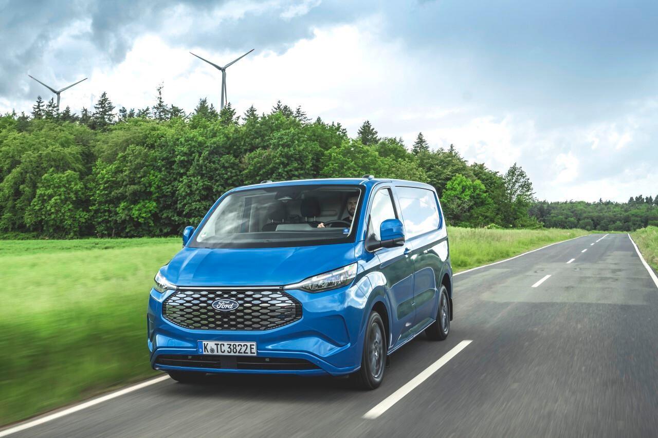Prix Ford Transit Custom (2024). La gamme du fourgon diesel et électrifié