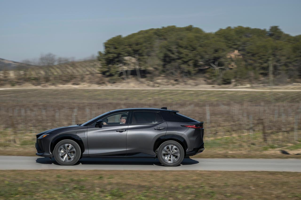 Diaporama et photos - Lexus RZ (2024). Nouvelle version et nouvelle ...