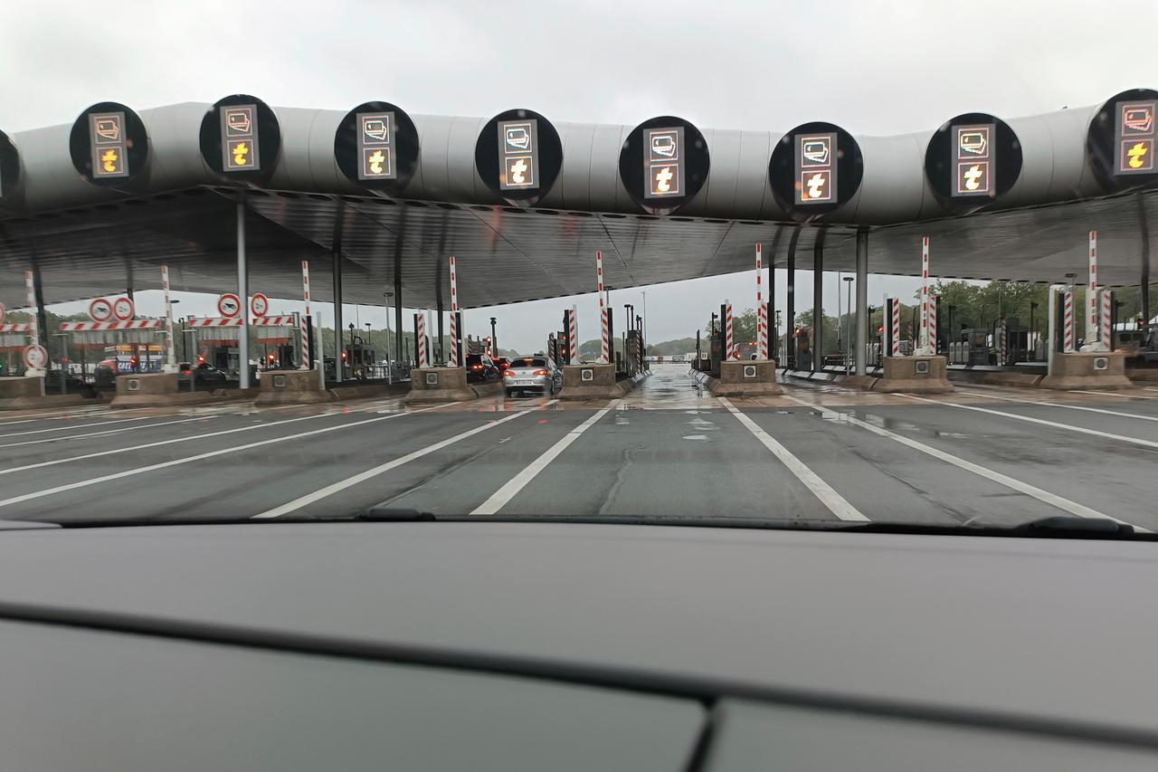 Comment fonctionne le péage en flux libre ? Paiement, abonnement, PV... Tout ce qu'il faut savoir