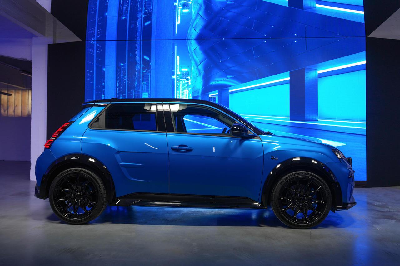 Diaporama et photos - À bord de la nouvelle Alpine A290 : du concept… à ...