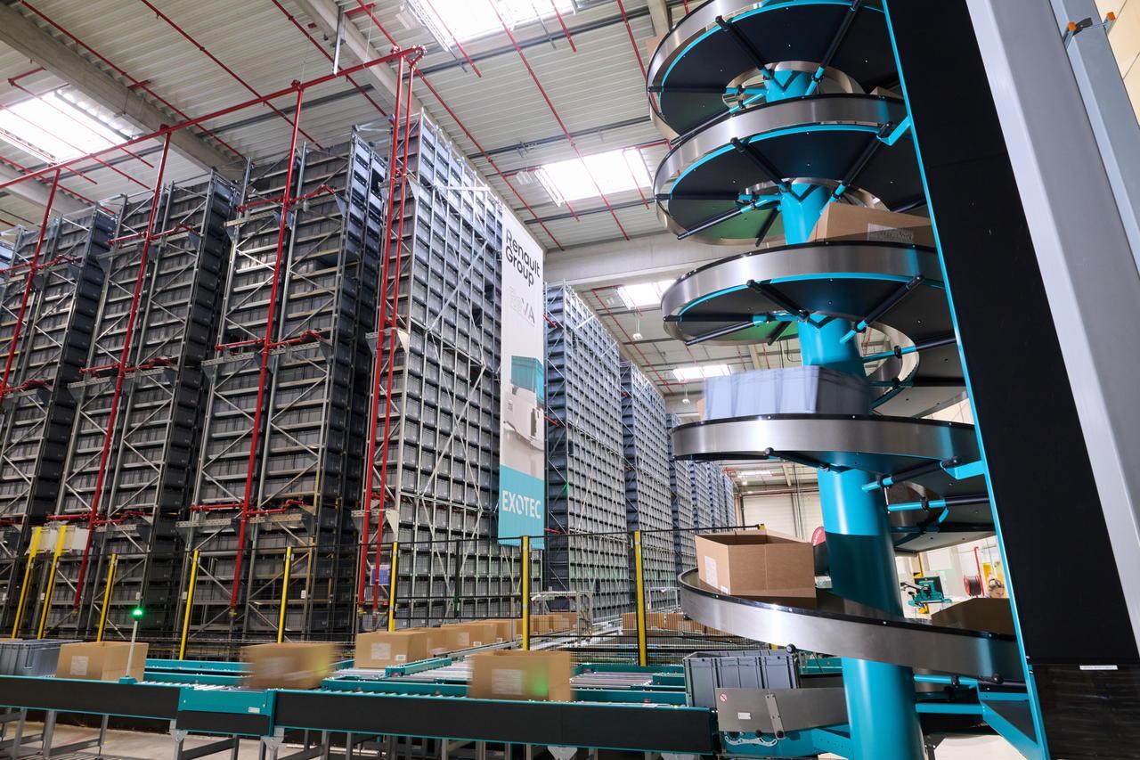 Diaporama et photos - Le groupe Renault poursuit sa Renaulution dans l ...