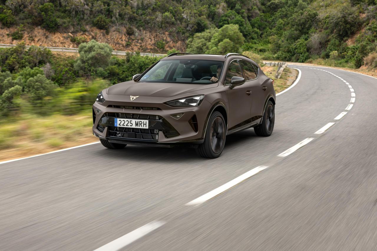 Diaporama et photos - Essai Cupra Formentor hybride (2024) : la grande ...