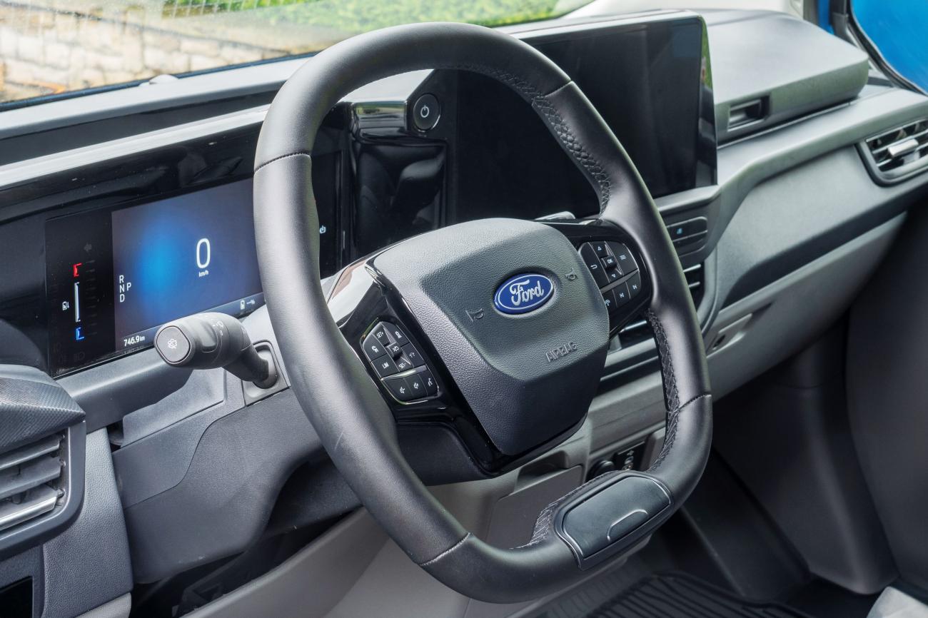 Photo 6 - Volant Ford Transit orientable - Essai Ford E-Transit Custom ...