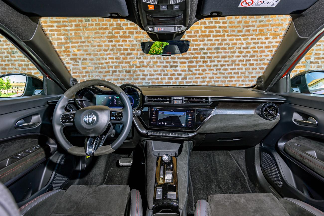 Photo 15 - alfa romeo junior veloce 2024 intérieur finition - Essai Alfa Romeo Junior (2024 ...