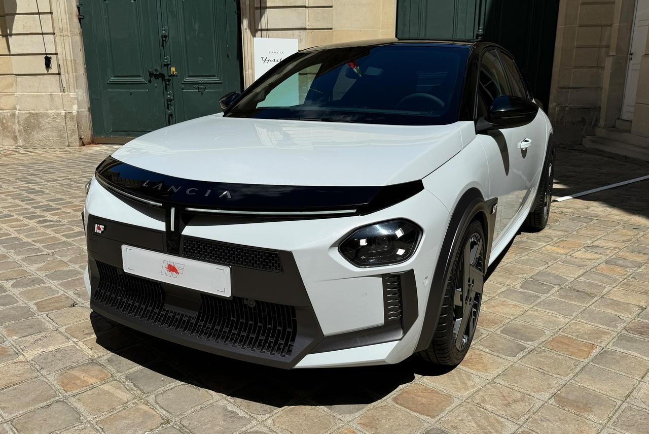 Photo 7 - lancia ypsilon hf 2025 - Stellantis donne le coup d’envoi au retour de Lancia en France