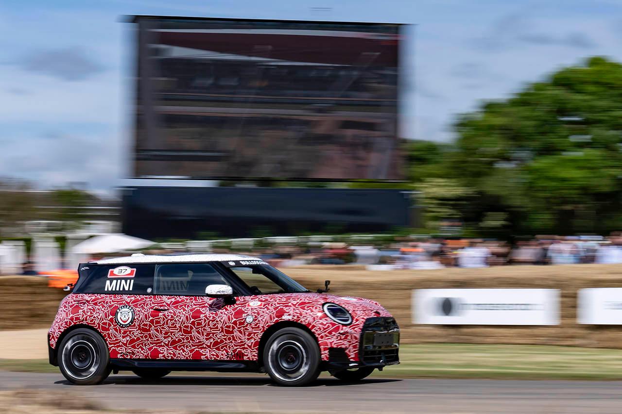 Photo 4 - La version finale de la Mini Cooper JCW électrique sera ...