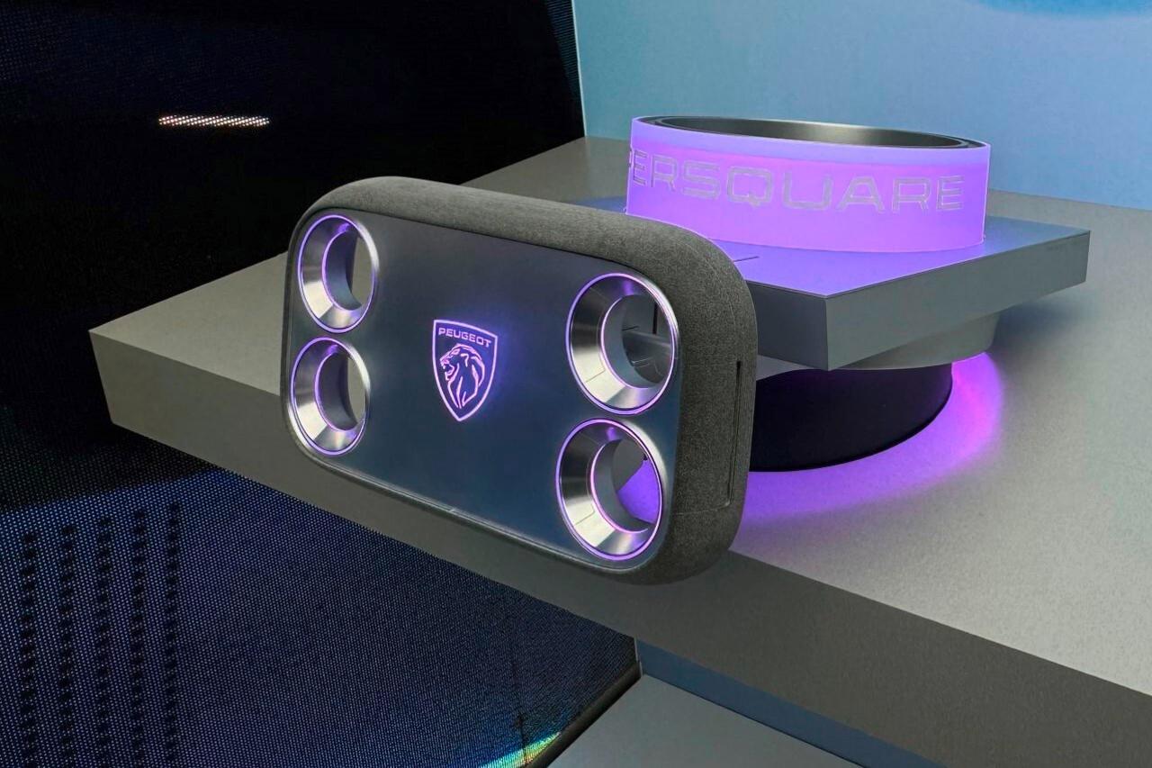 Photo 5 - Peugeot lancera en 2026 le volant rectangulaire Hypersquare ...