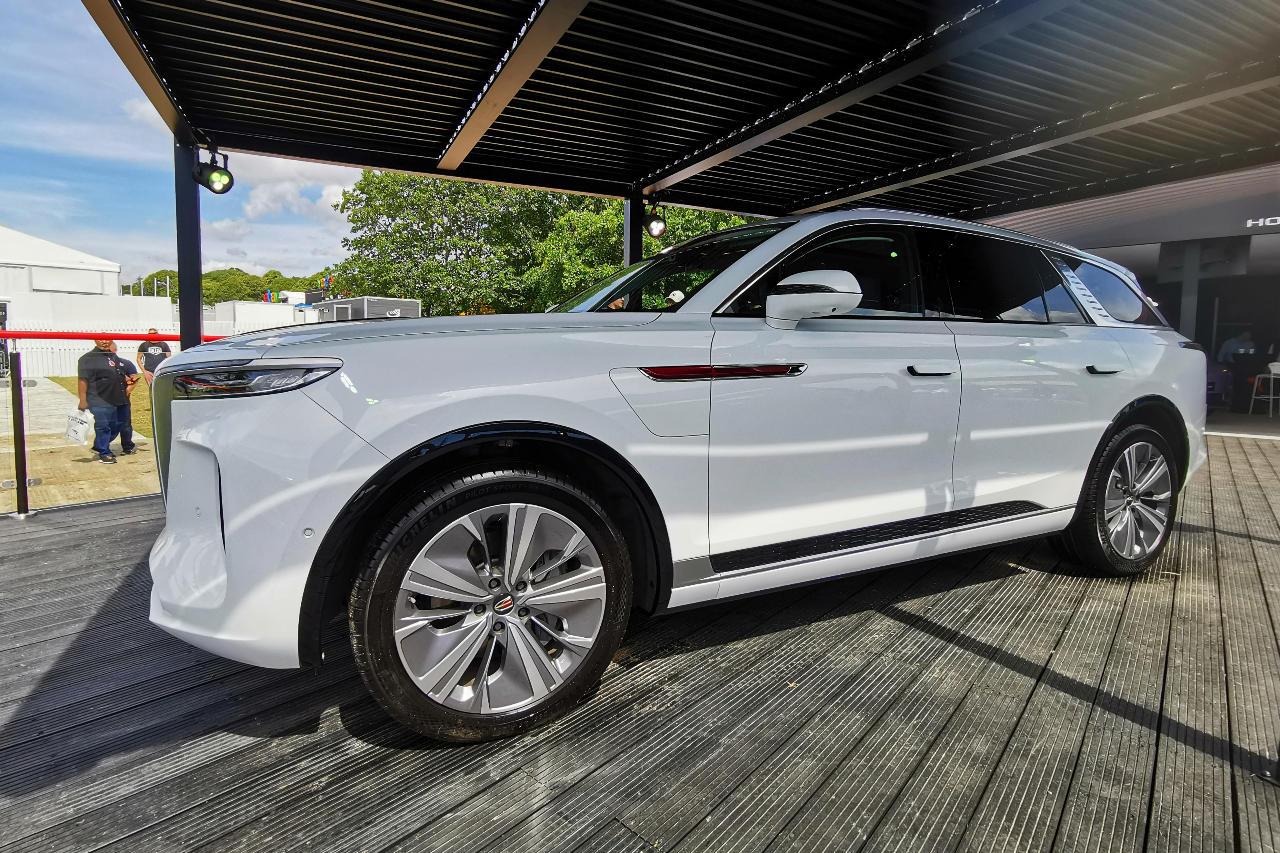 Hongqi E-HS9 (2024). Que vaut la Rolls-Royce chinoise qui arrive en France