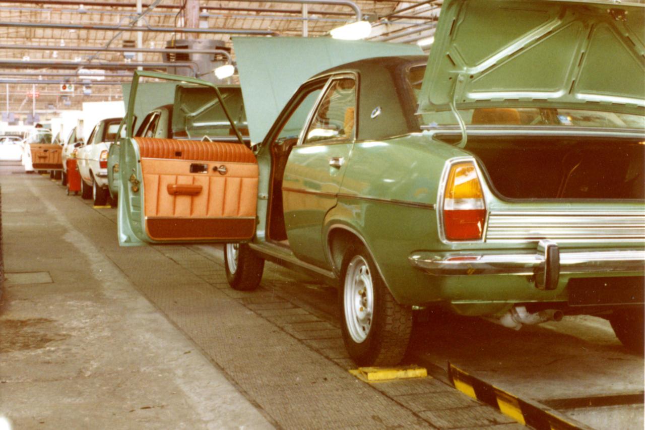 Photo 15 - Après être devenu actionnaire majoritaire de Simca, Chrysler ...