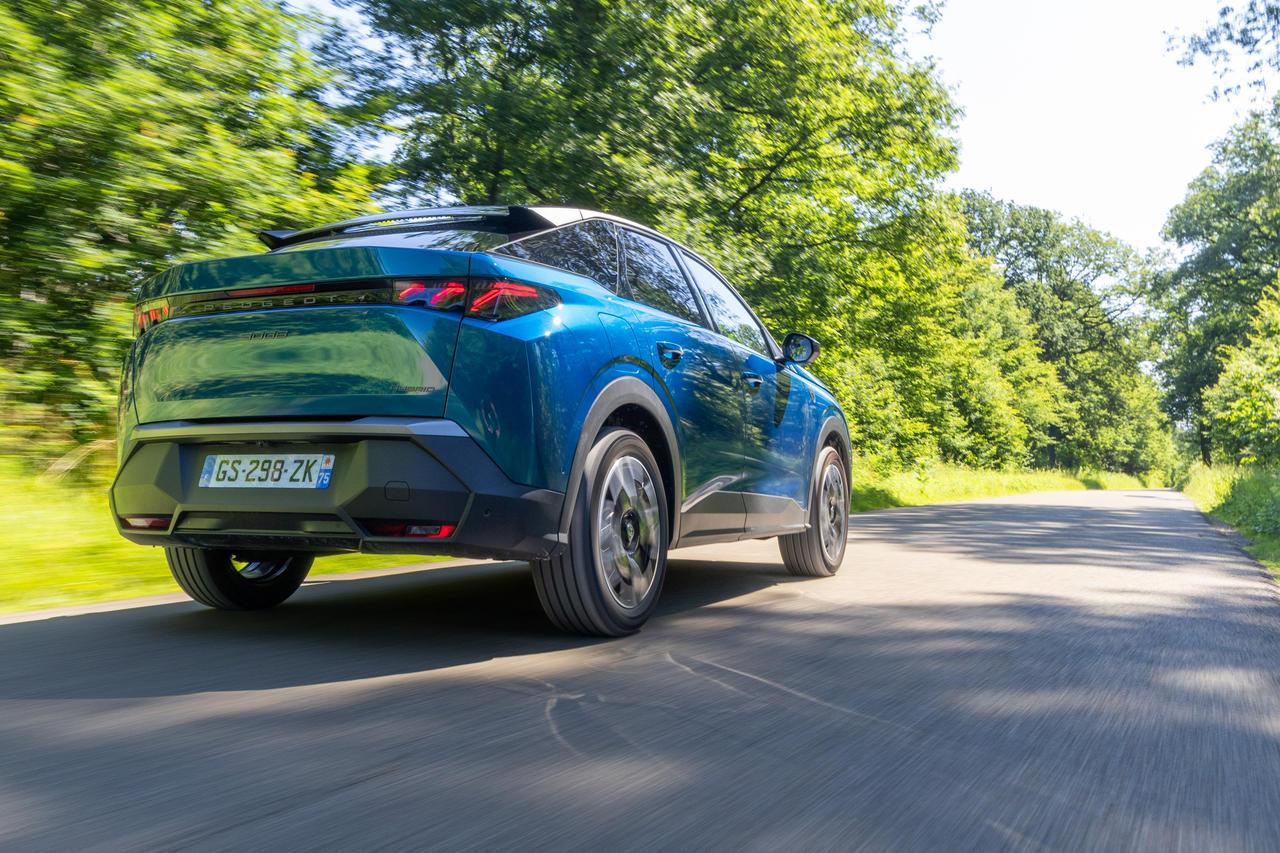 Essai Peugeot 3008 Hybrid 136 (2024). Plus réaliste en essence