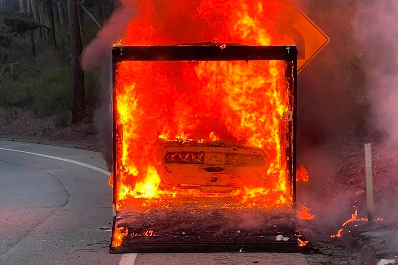 Photo 1 - Le prototype Ford Probe I signé Ghia est parti en fumée ...
