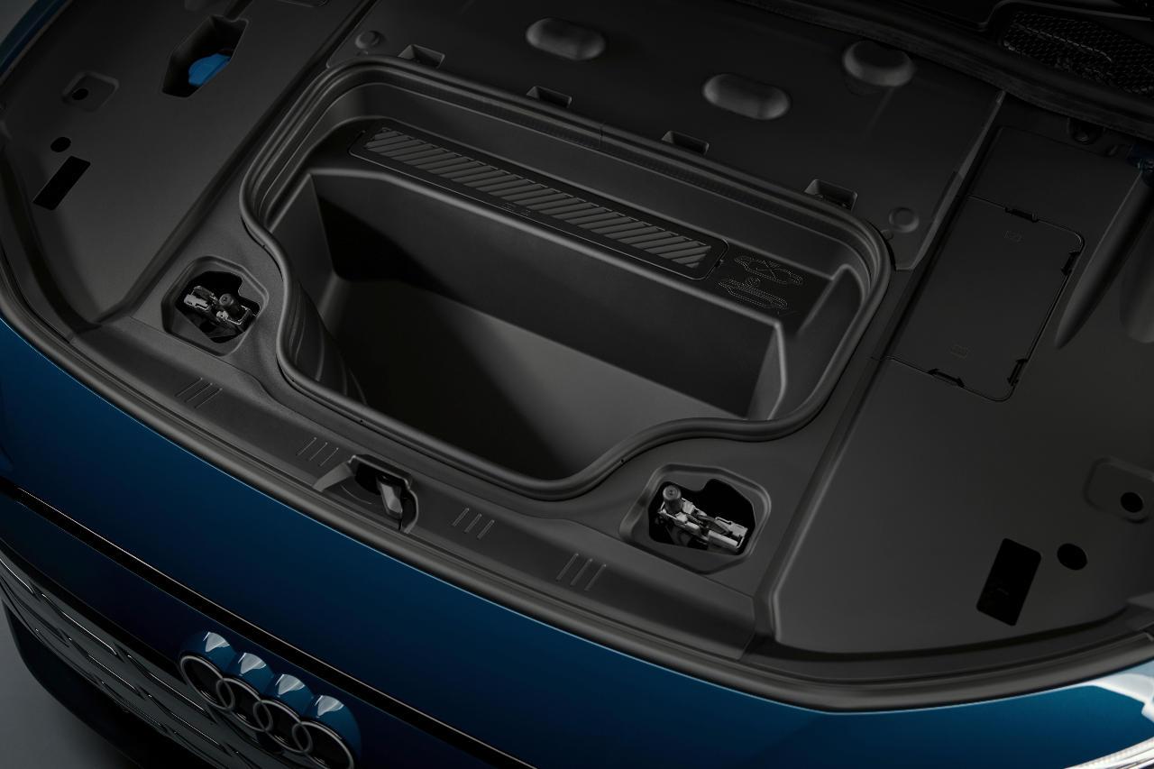 Photo 14 - La berline offre un frunk de 27 l, idéal pour ranger le ...