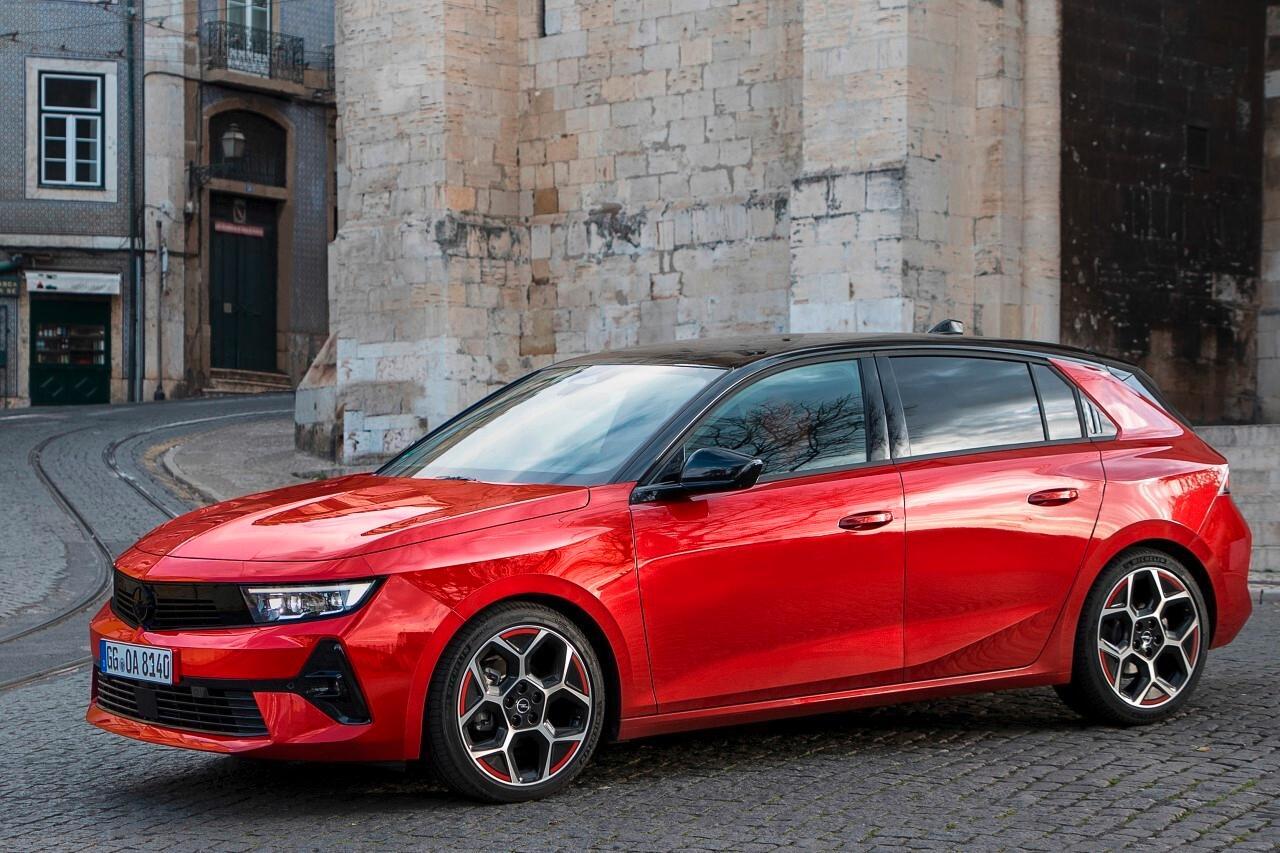 Prix Opel Astra (2024). Gamme et tarifs revus pour la compacte et le break