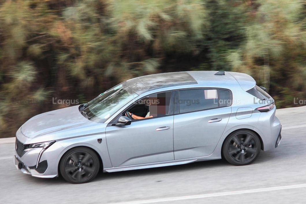 Photo 24 - Peugeot 308 restylée PHEV 195 (printemps 2025) - Scoop ...