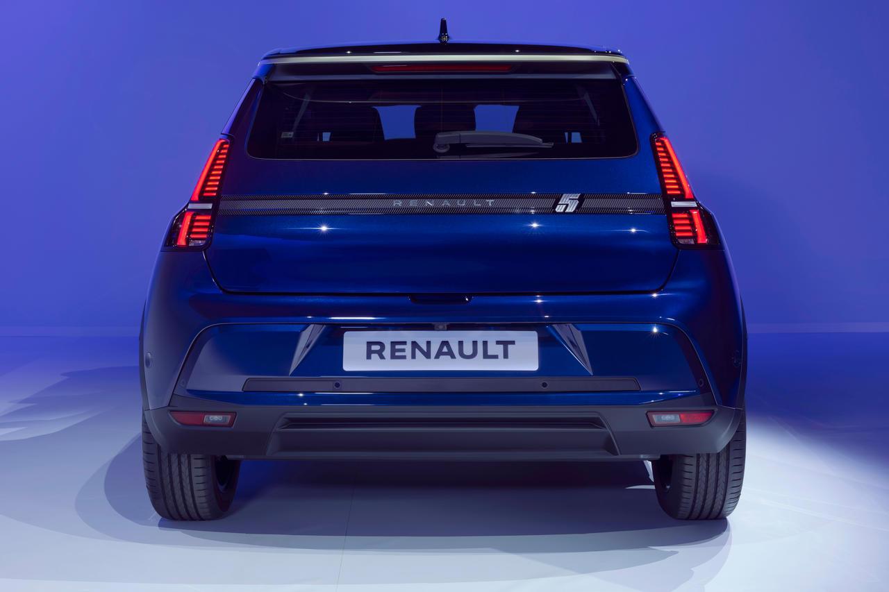 Photo 5 - Outre l'allure générale, les références aux anciennes R5 et ...