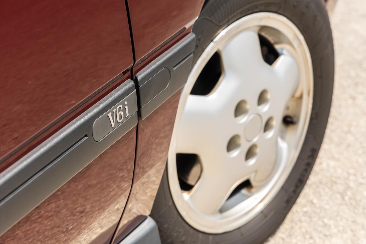 Photo 15 - Logo Renault Safrane V6 - Essai rétro Renault Safrane V6 et ...