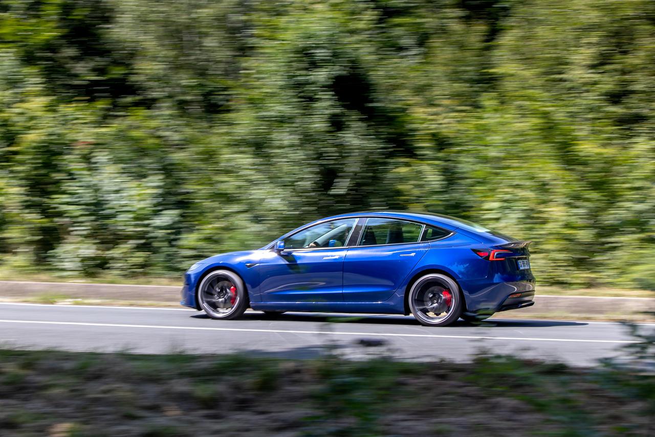 Photo 3 - Tesla Model 3 Performance - Essai Tesla Model 3 Performance ...