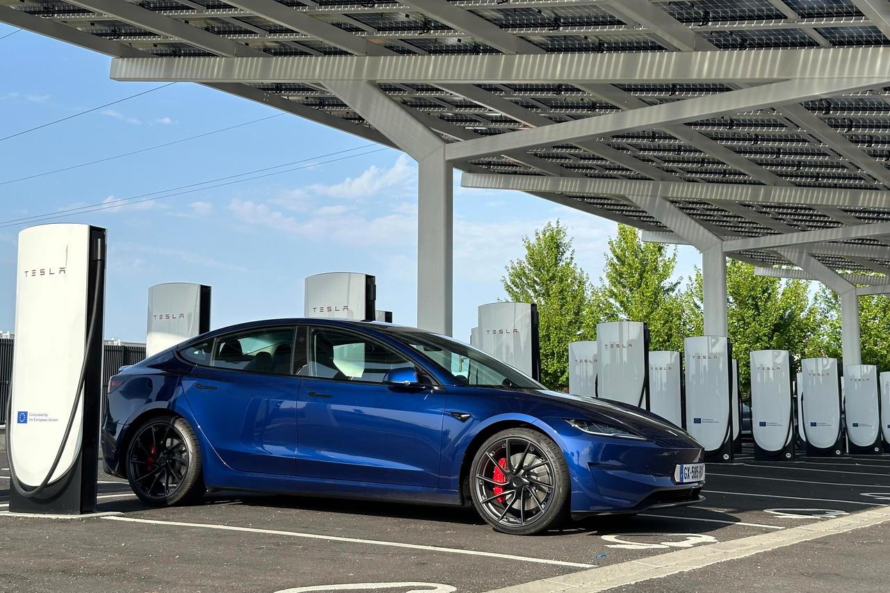 Photo 6 - La Model 3 Performance profite de 250 kW de puissance de ...