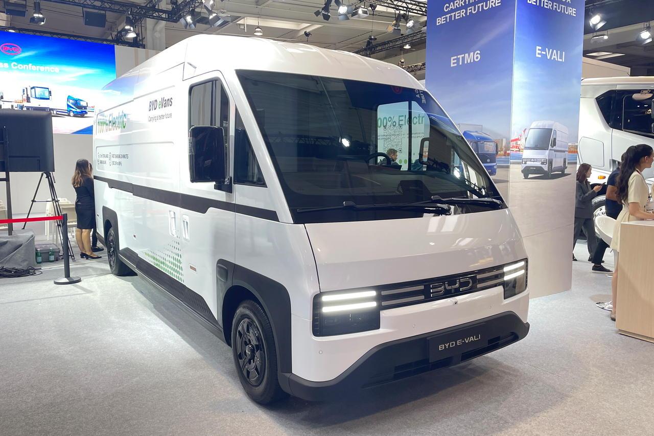 Diaporama et photos - BYD E-Vali (2025). Le fourgon chinois rival du Renault Master électrique ...