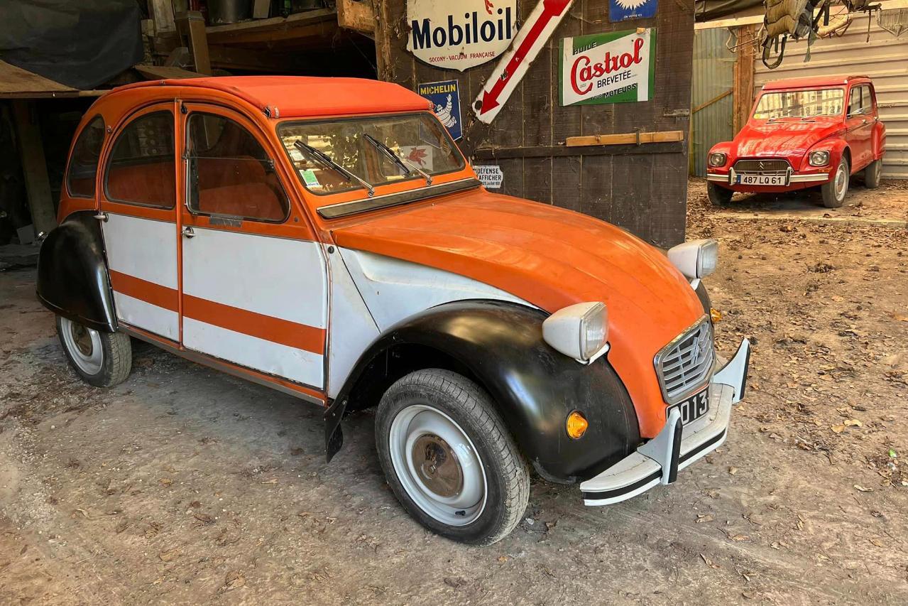 Photo 9 - Autre série limitée sur base de 2CV, la version Spot avec sa ...