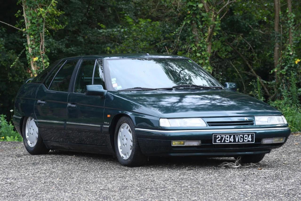 Photo 37 - Cette Citroën XM V6 24 soupapes était, dans les années 1990, le fleuron de la gamme ...