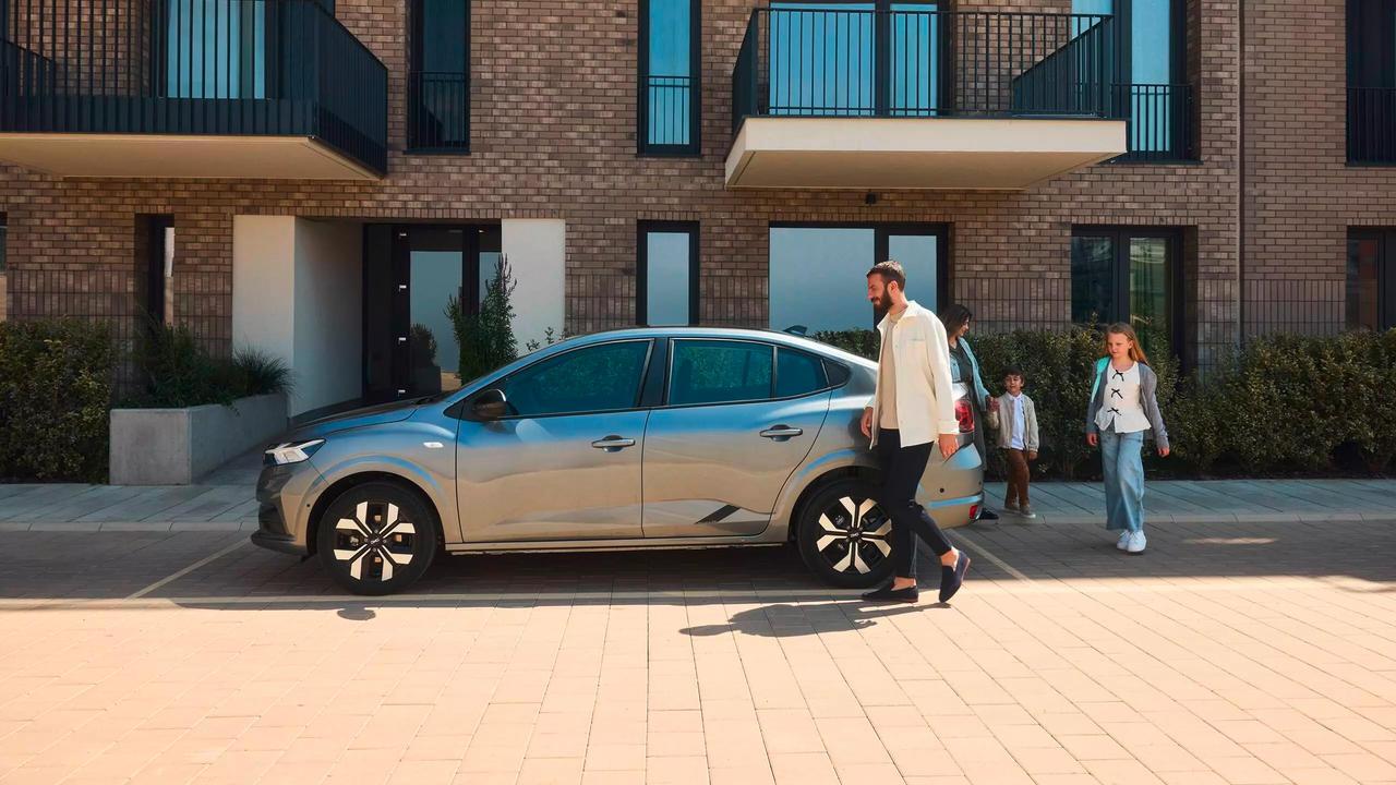 Photo 10 - Plus longue et plus habitable que la Sandero, la Logan se ...