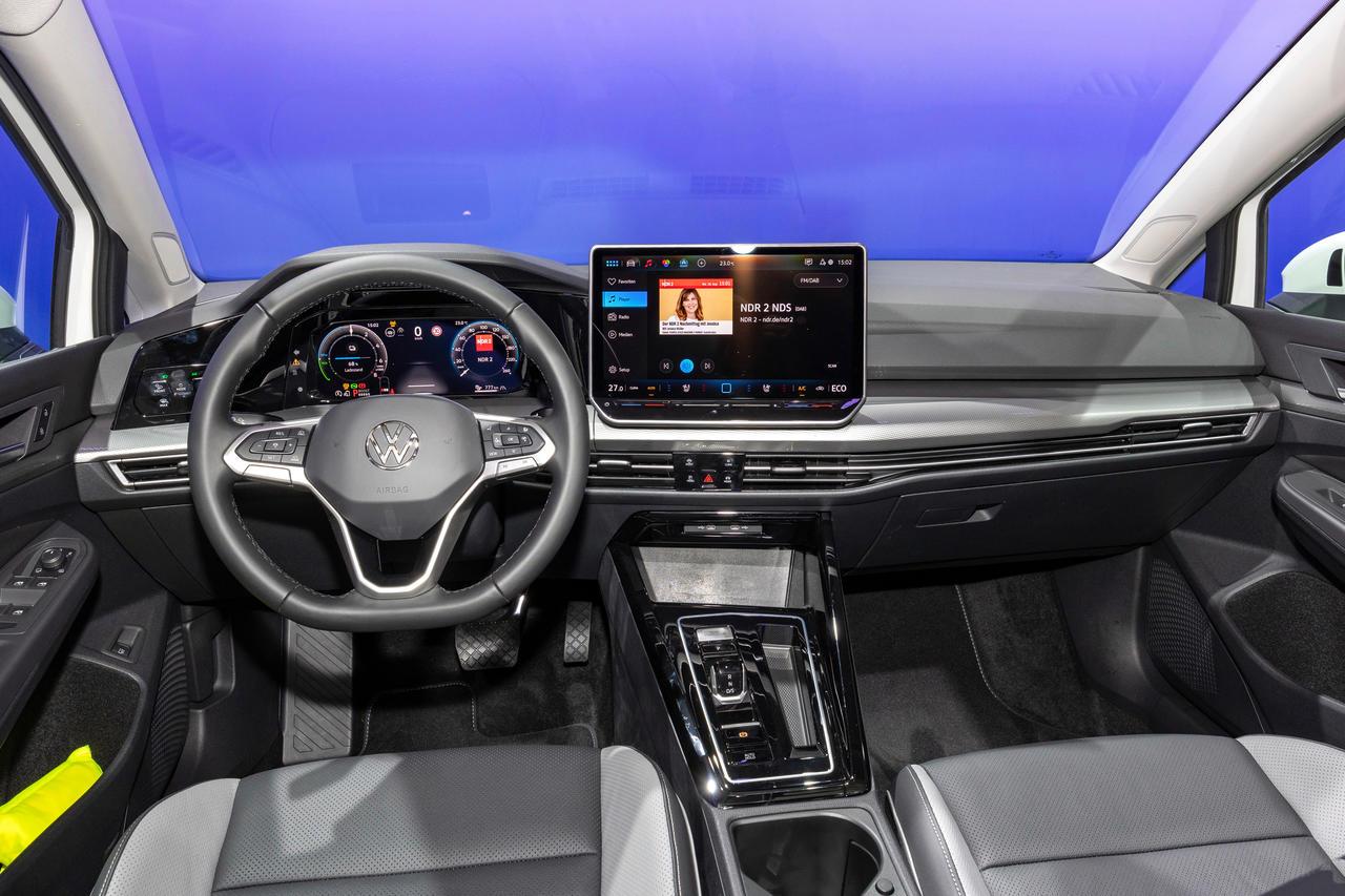 Photo 11 - L'interface utilisateur de la Golf fait peau neuve ...