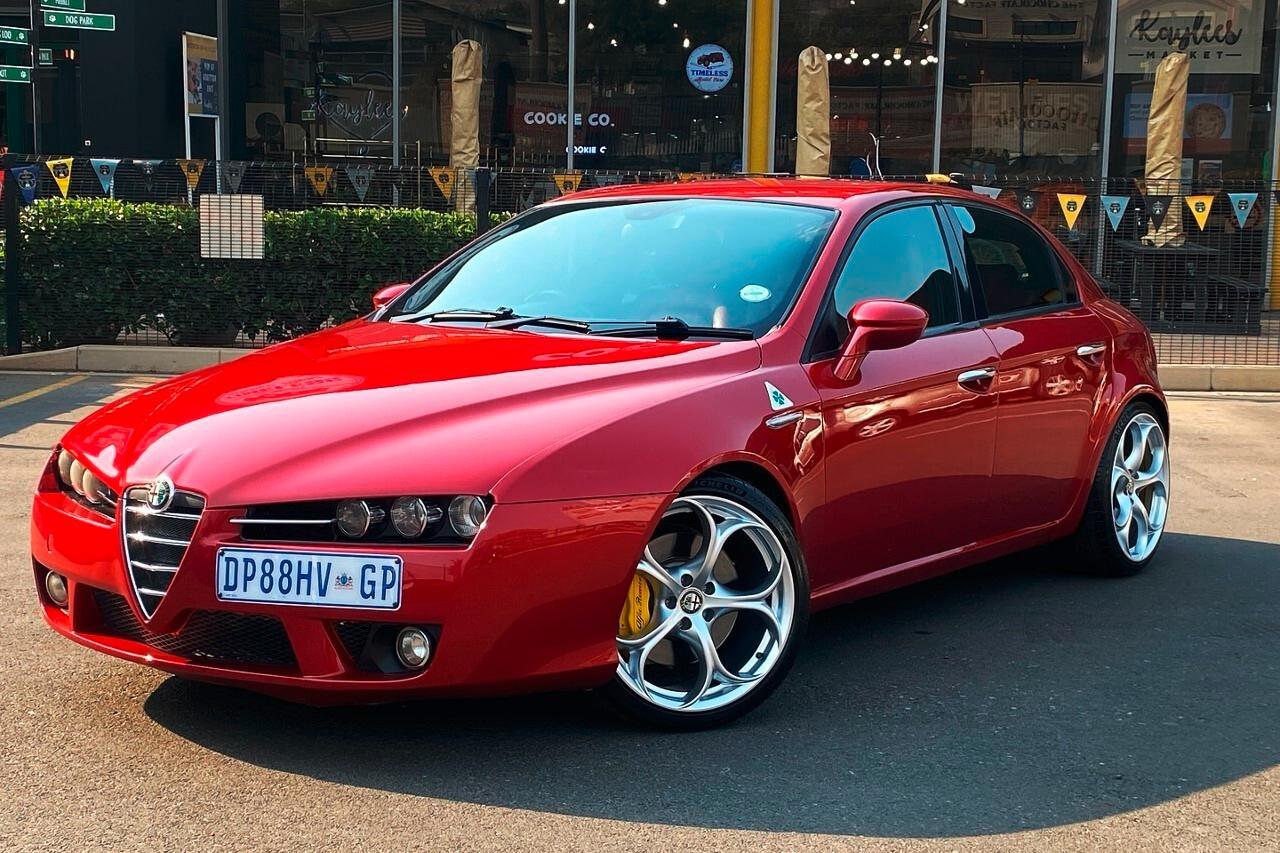 Diaporama et photos - Insolite. Il crée l'Alfa Romeo Brera 5 portes ...